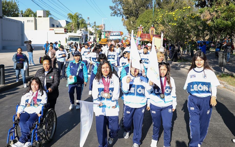 El deporte leonés se luce en el desfile por los 450 años de la ciudad ...